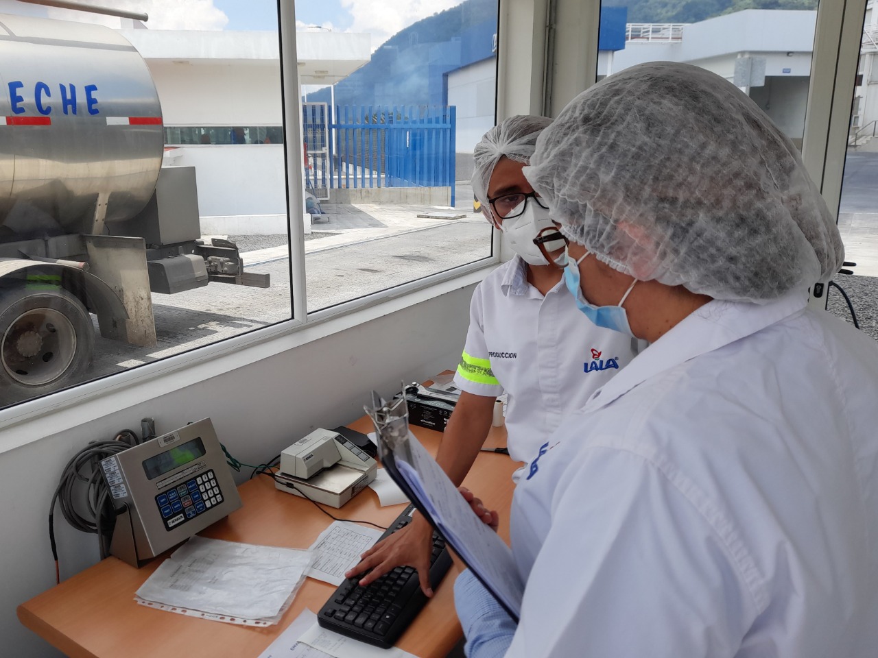 Inspeccionan para garantizar la inocuidad de la leche fluida de vaca ...