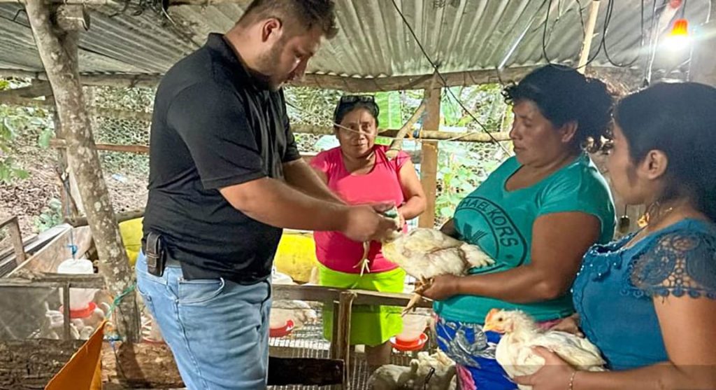Brindan asistencia técnica a comunidades de la zona de adyacencia - Ministerio de Agricultura ...