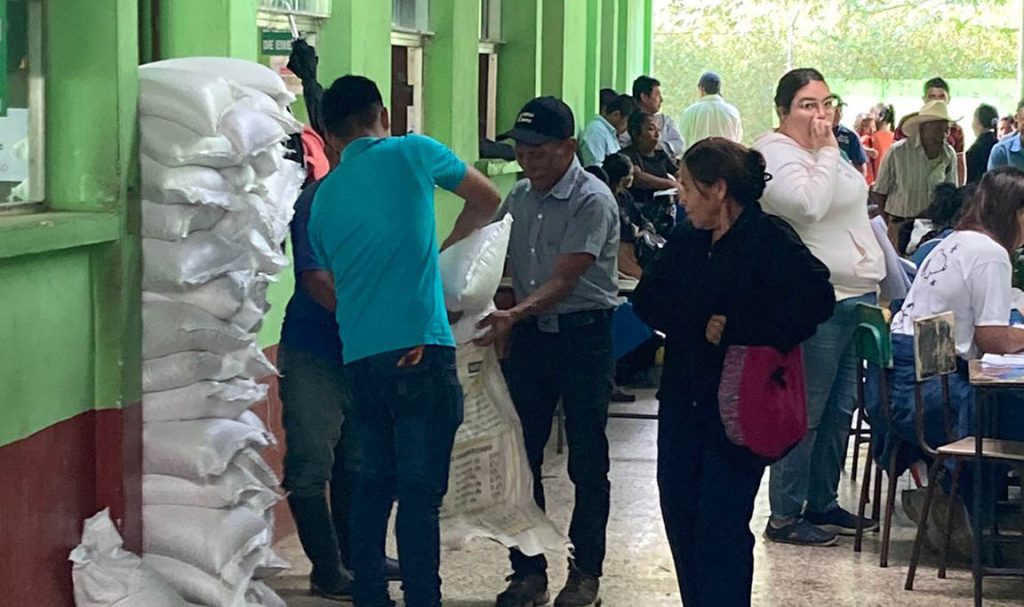 Familias de El Progreso y Jutiapa reciben Alimentos por Acción ...