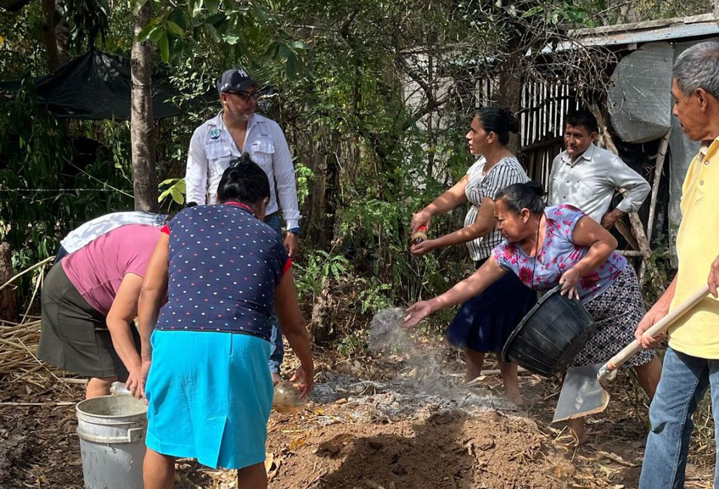 Brindan asistencia técnica para la mejora de cultivos y producción de abonos orgánicos ...