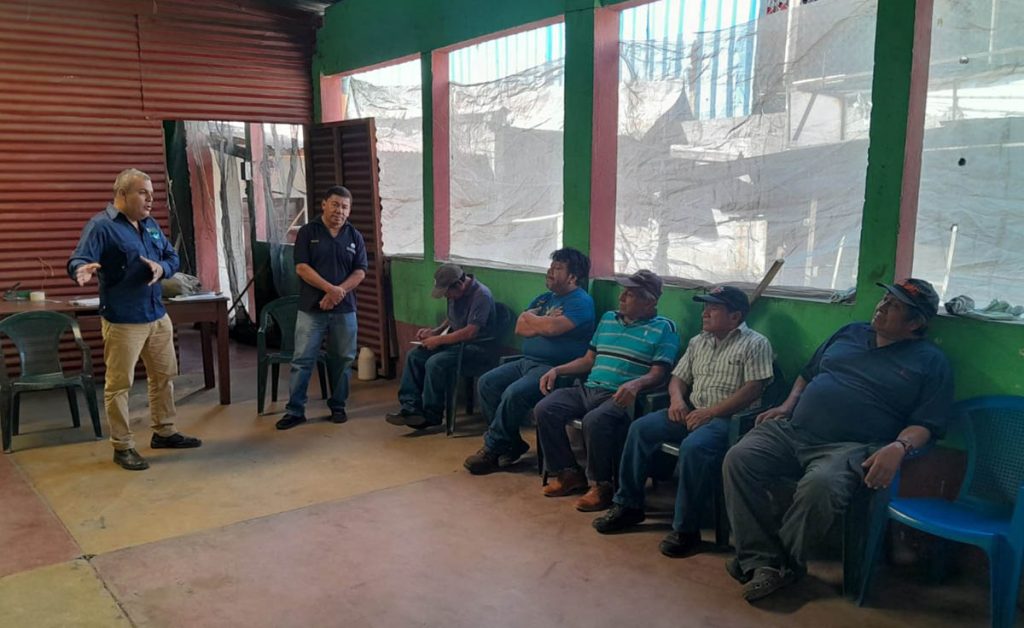 Entregan semillas y brindan asistencia técnica a productores de café de Escuintla - Ministerio ...